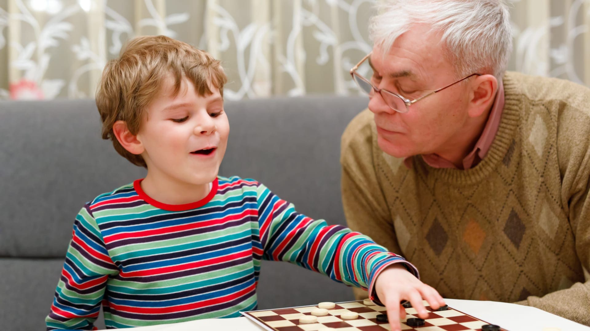Fun Activities For A Loved One In Long Term Care Bridge To Better Living 